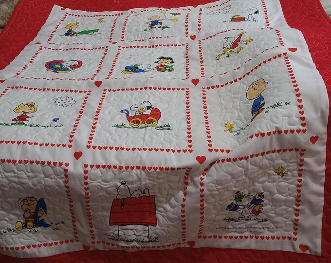 PEANUTS CHARACTERS QUILT - Etsy
