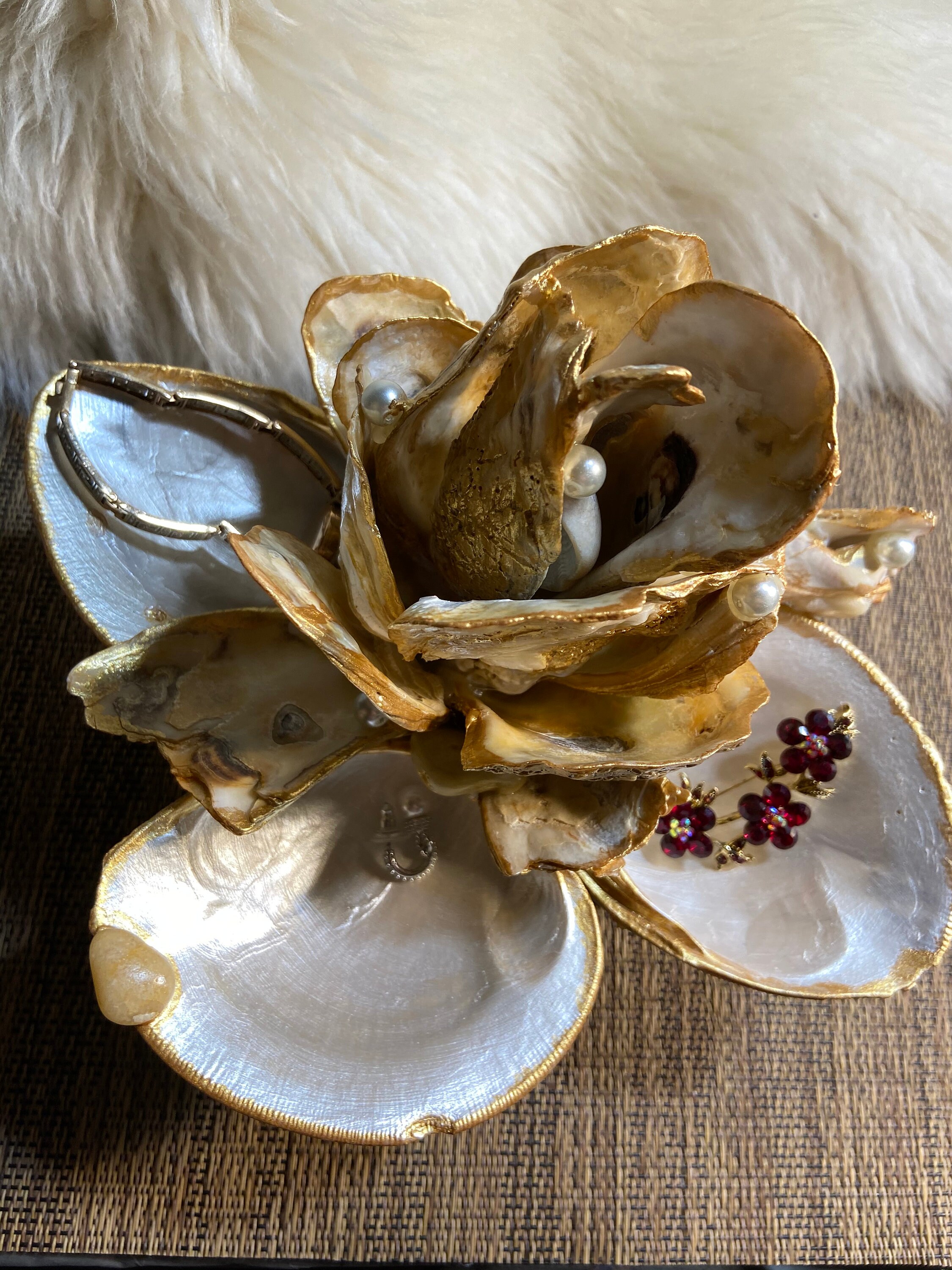 Shell Ring Holder - This Unique Gold Shell is the Perfect Ring Holder ...