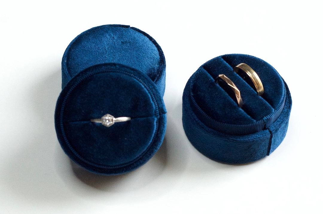 Round Navy Blue Velvet Ring Box - Etsy