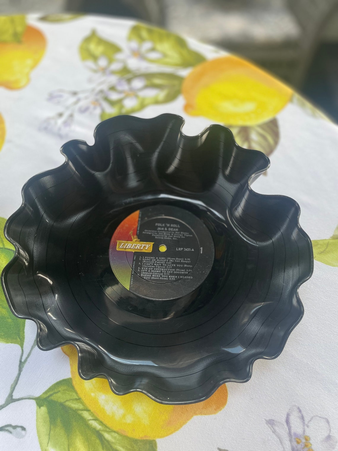 Vinyl Record Bowls Handmade From Vintage Upcycled Vinyl - Etsy
