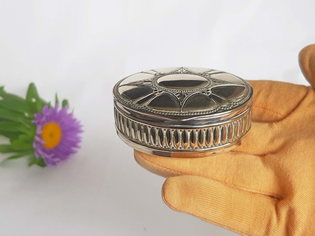 Vintage Small Box Slightly Golden Inside. Tiny Trinkets Box, Snuff Box, Tobacco Box, Storage Box ...