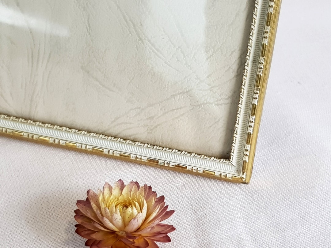 Bubble Glass Frame. Hanging Vintage Picture Frame. Antique Frame. Gold ...