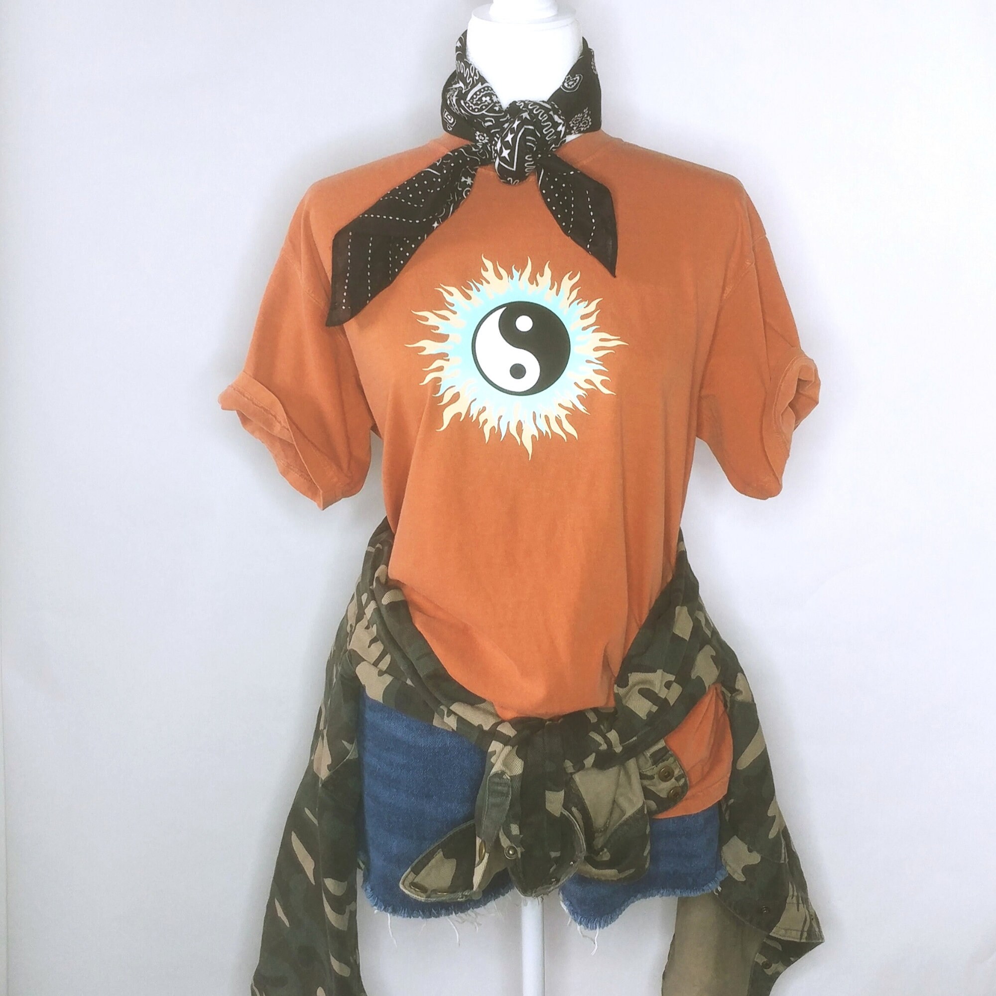 Comfort Colors Yin Yang Tshirt Trendy Tops Trendy Clothes Tshirt Women ...
