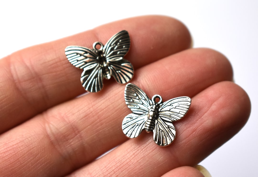 10 Butterfly Charms Silver Butterfly Charms or Pendants - Etsy