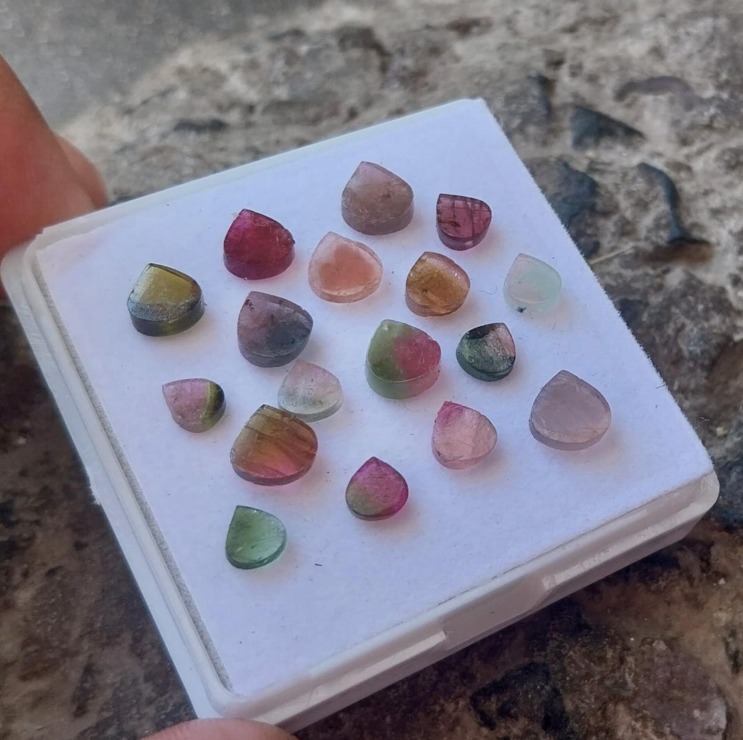 Watermelon Tourmaline Heart Gemstones: 17 Piece Bi-color Flat Polished ...
