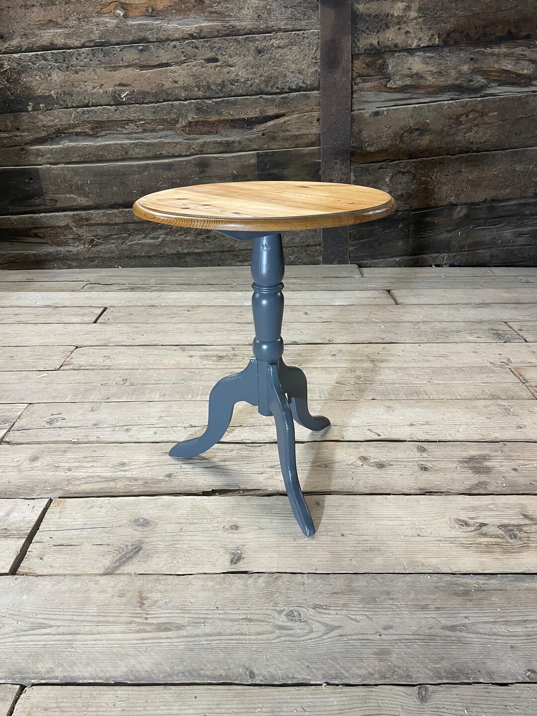 Round Occasional Side Round Wine Table With Turned Pedestal - Etsy UK