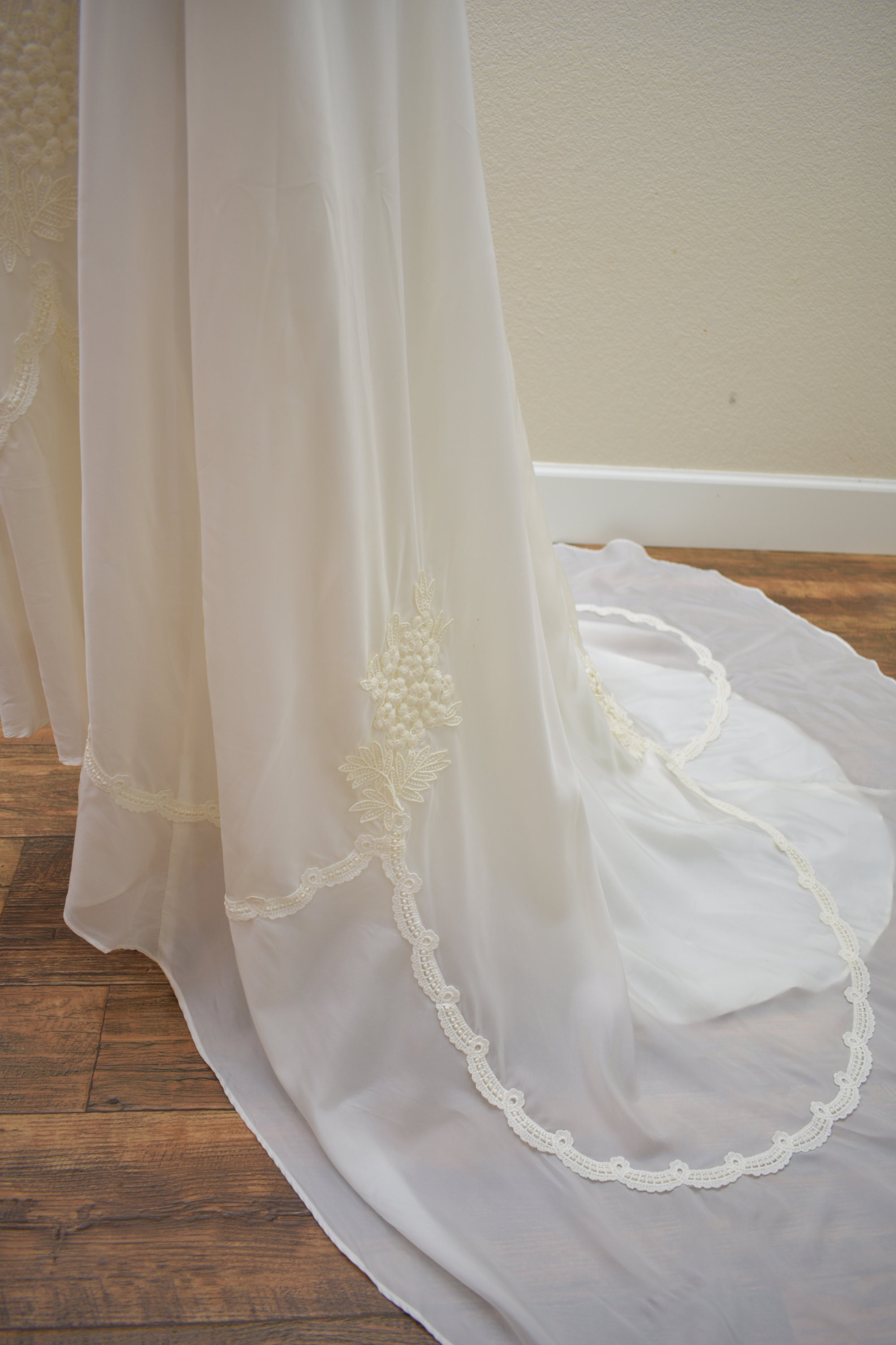60s Vintage Romantic Lace Ling Sleeves Wedding Dress - Etsy
