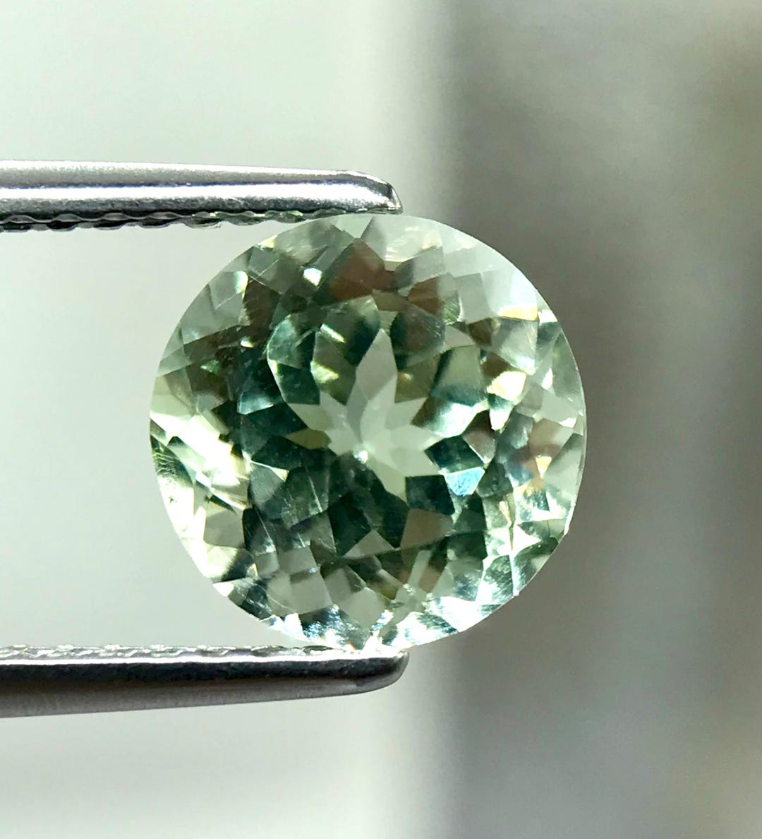 Natural Beryl Gemstone: Light Green Round Cut, 2.100 Ct - Etsy