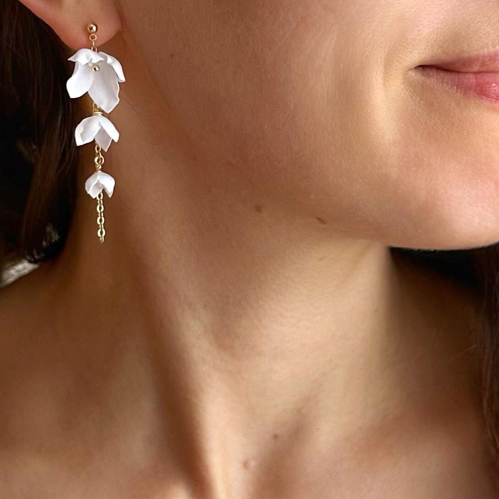 Minimalist Bridal Earrings With Flowers, White Floral Jewelry for Bride ...