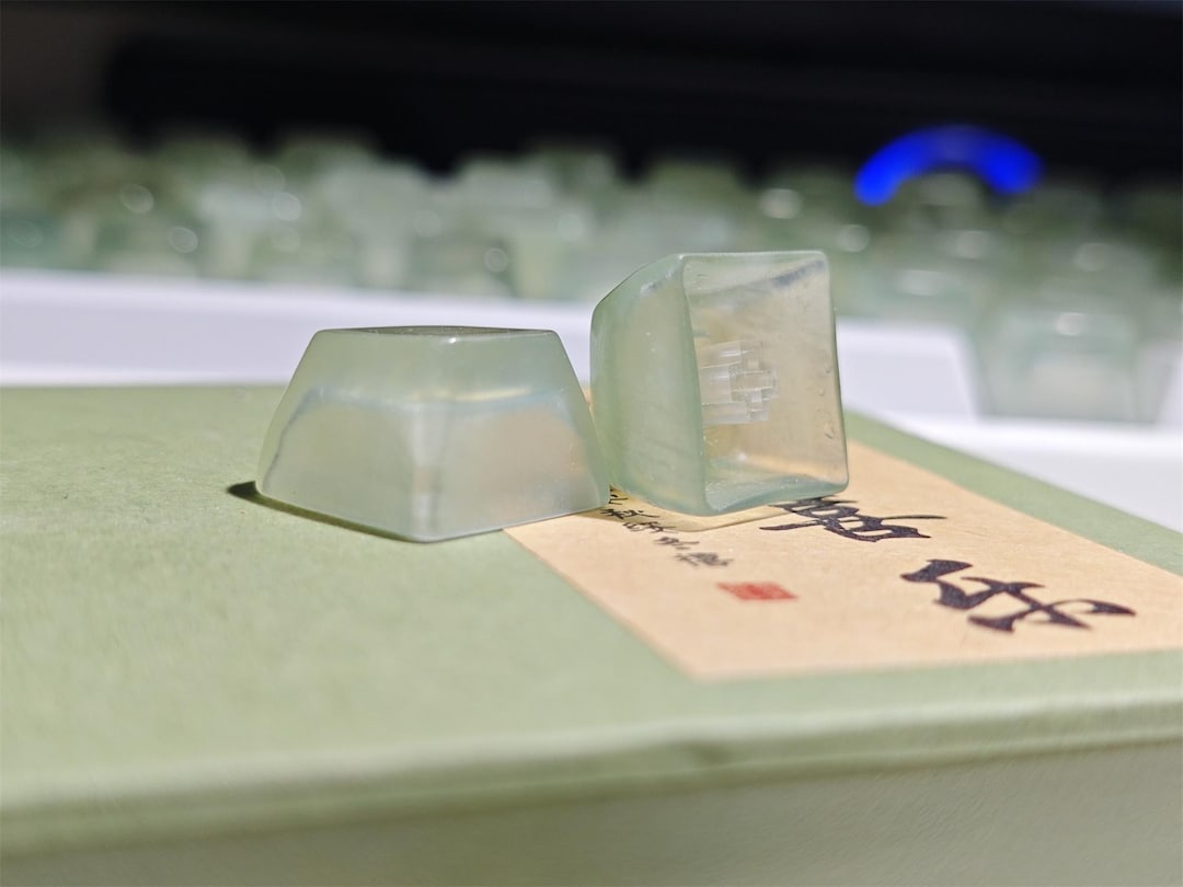 Handmade Green Jade Keycap: OEM R4 ESC Key for MX Cherry Keyboard - Etsy