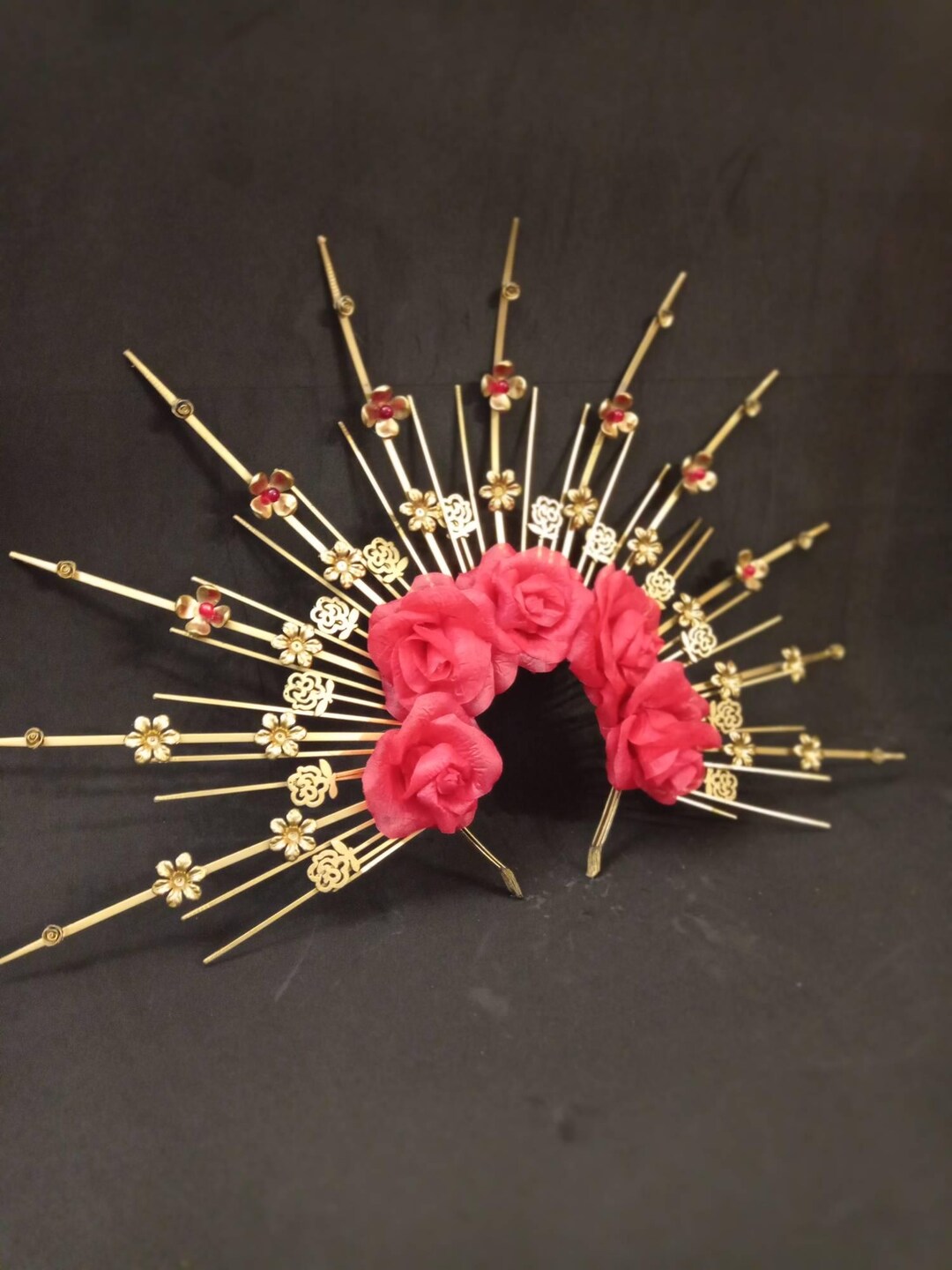 Golden Crown With Red Roses Gold Crown Diadem Roses Photo Props Head ...