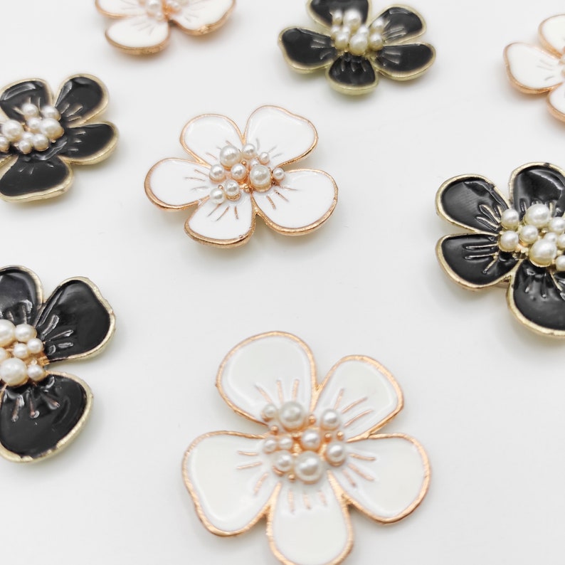 Floral Needle Minder: Embroidery, Cross Stitch, Needlepoint Tool - Etsy