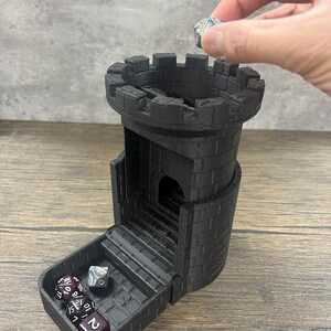 Munnygrubbers - Auto Reloading Dice Tower - (7pc D20 Random Dice ...