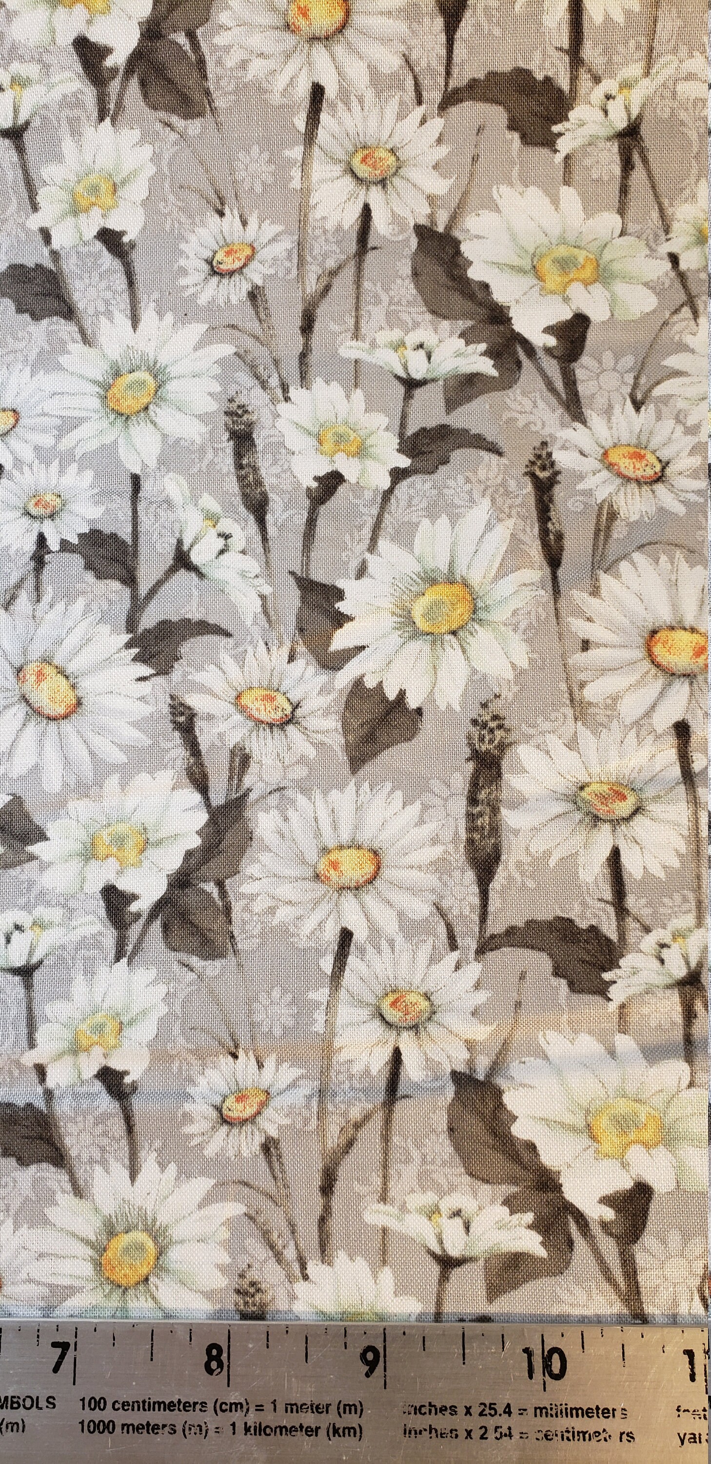 Daisy Fabric: Susan Winget Floral Print, Gray Cotton Quilting - Etsy