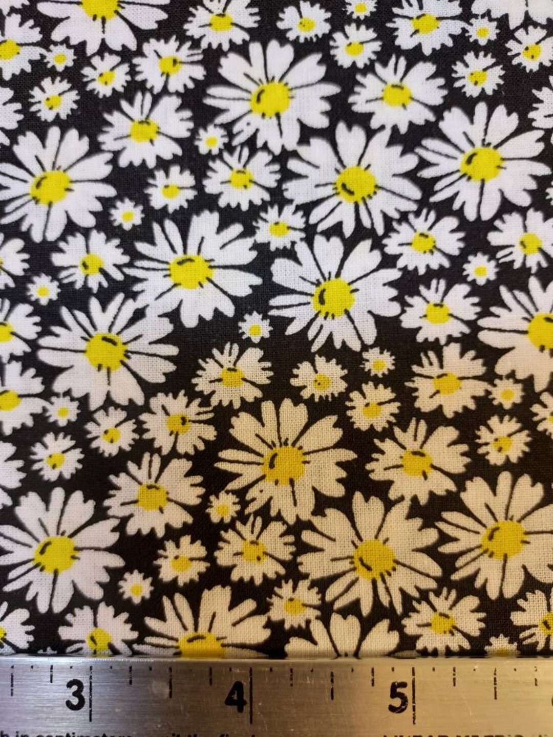 Daisy Fabric by the Yard: 100% Cotton Print for Sewing & Crafts - Etsy