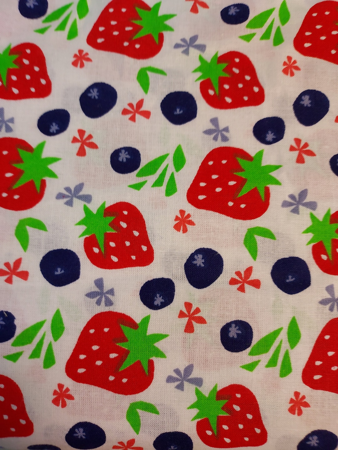 Strawberries and Blueberries Novelty Cotton Fabric: Quilting & Crafts ...