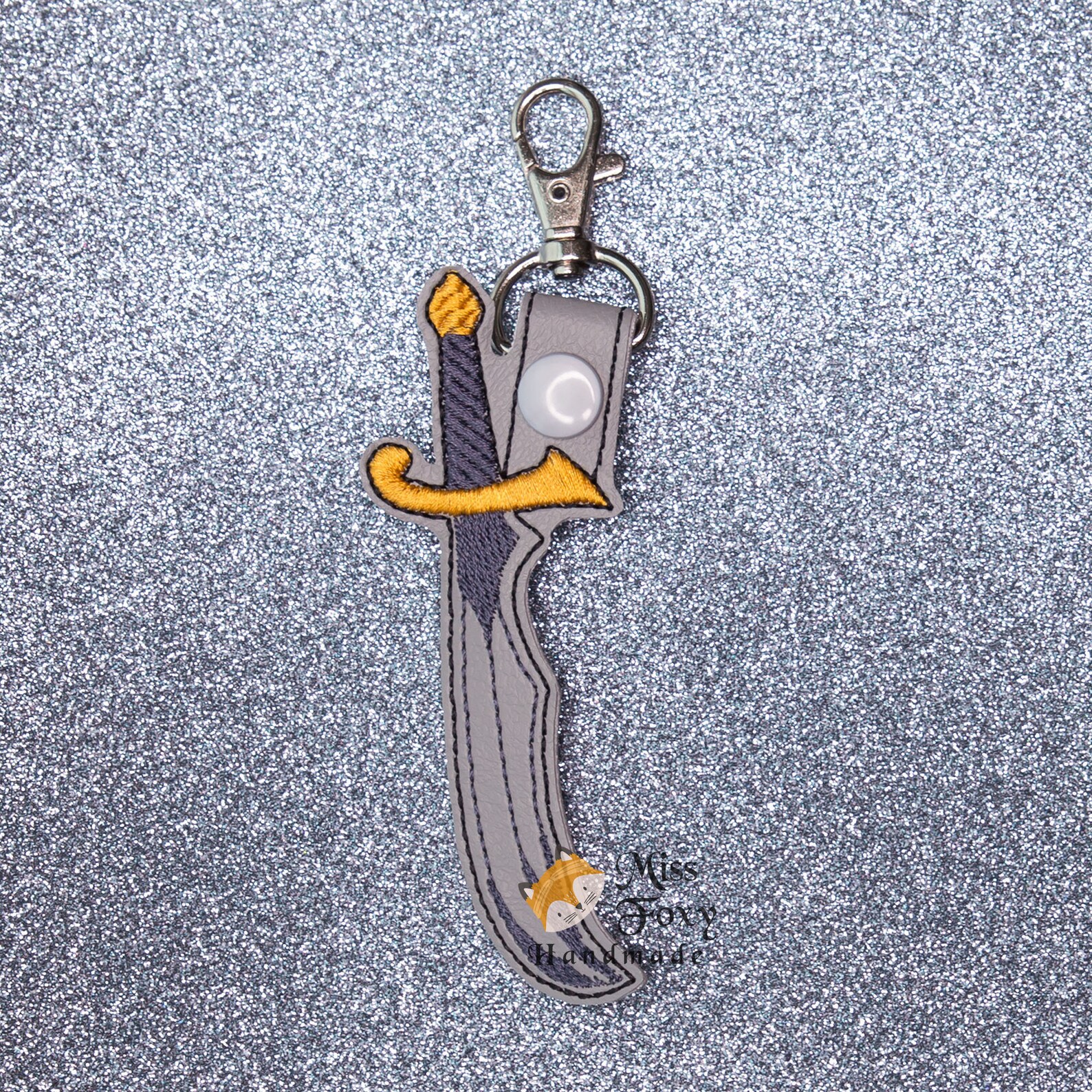 Pirate Theme Treasure Chest, Map, Cutlass & Parrot Vinyl Keychain | Key ...