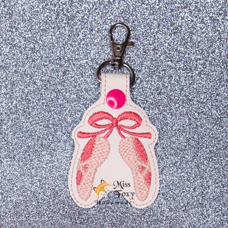 Ballet Pointe Shoe Vinyl Snap Tab Keychain | Key Fob | Purse Charm ...