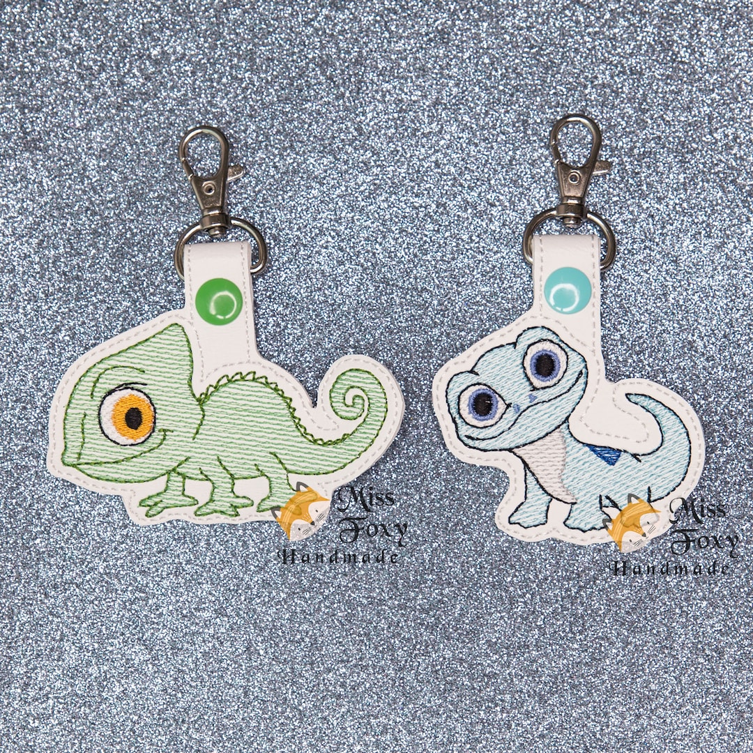 Chameleon Salamander Vinyl Keychain | Key Fob | Backpack Charm | Zipper ...