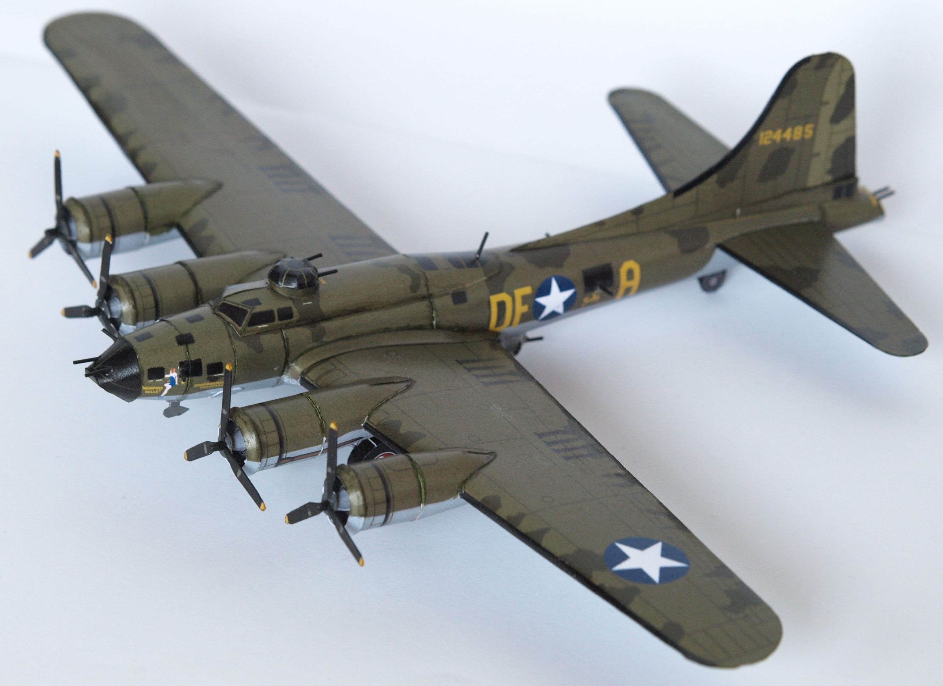 B-17 Flying Fortress Bomber 3D modelo PaperCraft Paper Color | Etsy