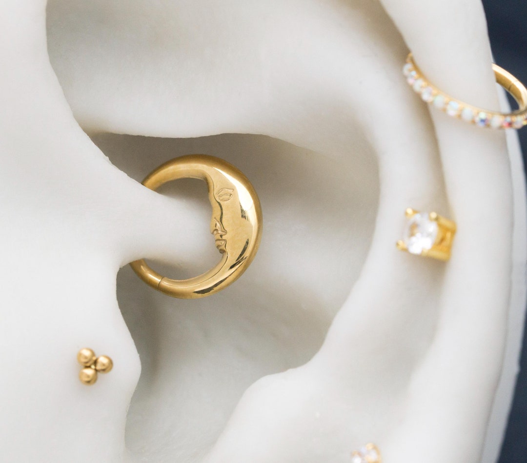 Crescent Moon Titanium Hoop: 16g Daith, Septum, Conch Piercing(1) - Etsy UK