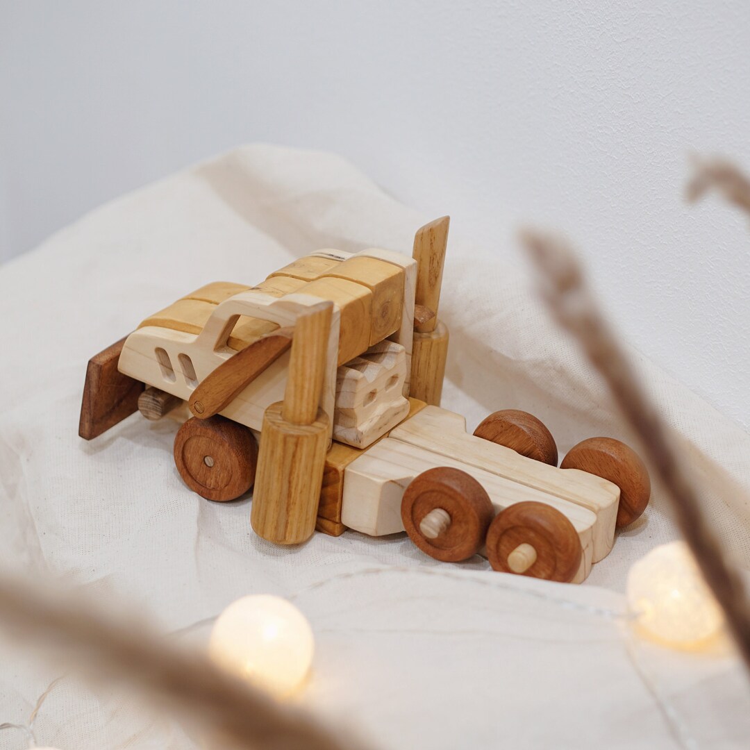 Transformers Upgrade Kit - 20-piece Wooden Puzzle Set - Semi Truck and ...