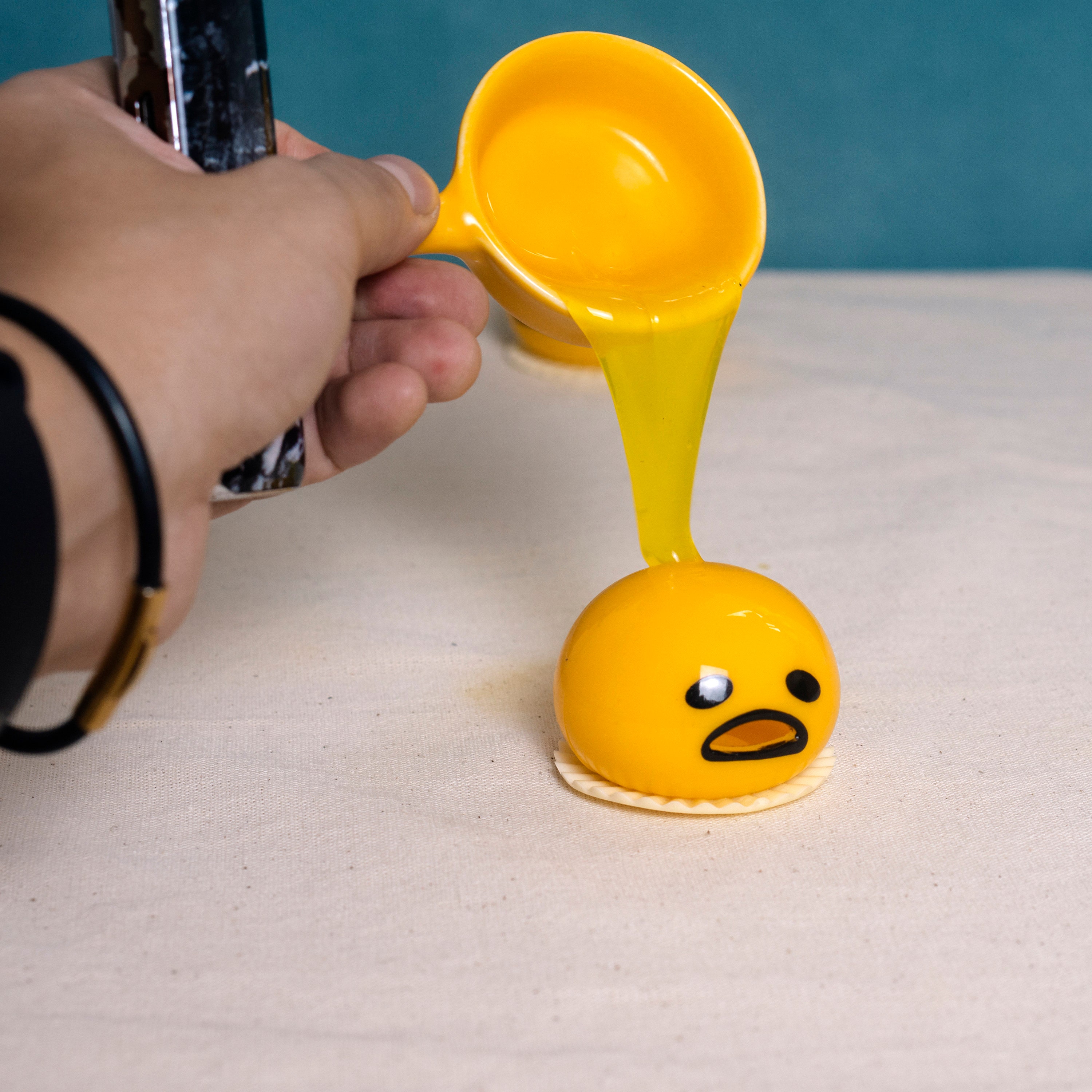 Gudetema Stress Relief Squeeze Ball Puking Prank Toy for Kids and ...