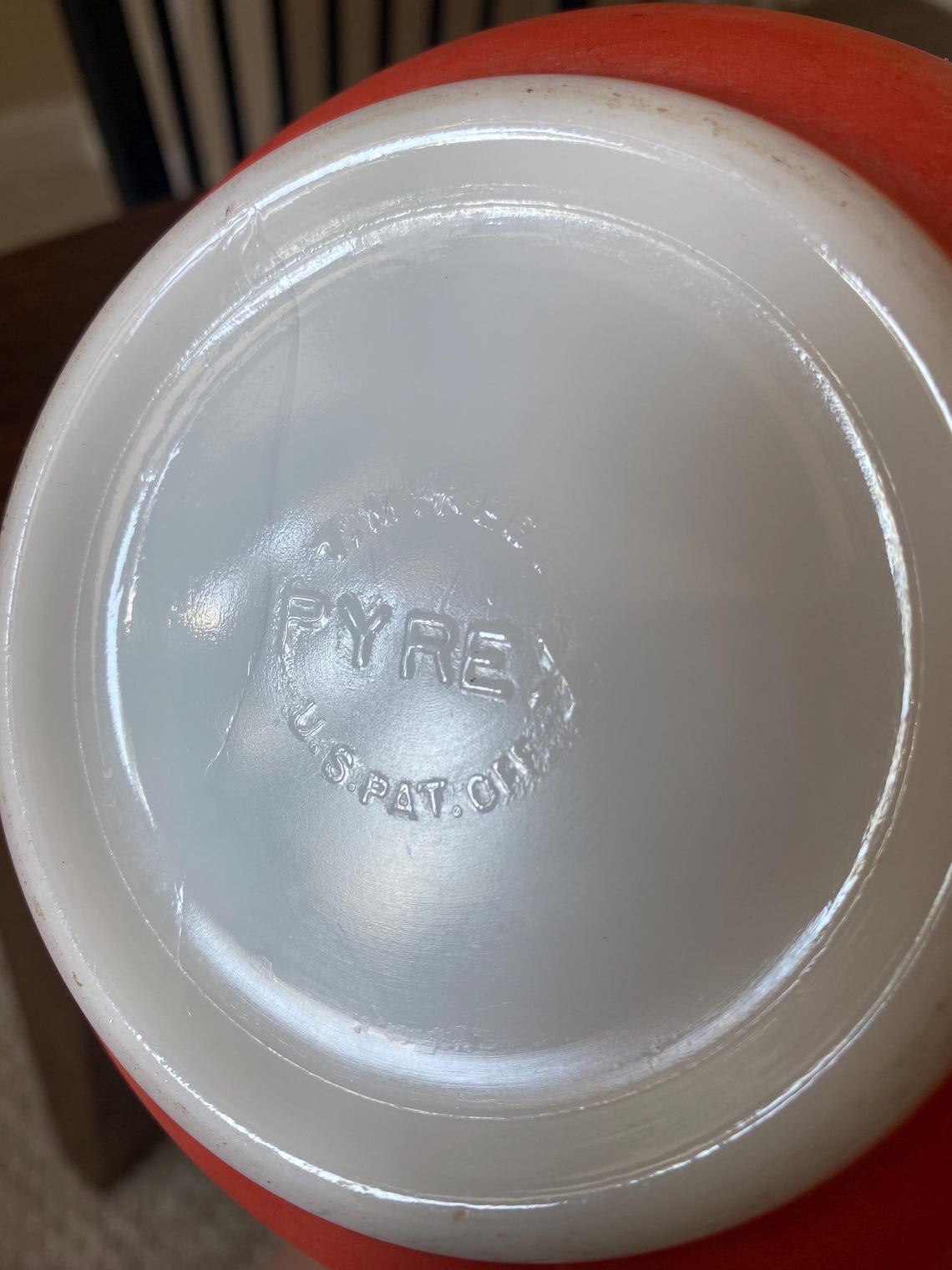 Vintage Pyrex Americana Fall Colors Orange Red 1.5 Qt Mixing Bowl White ...