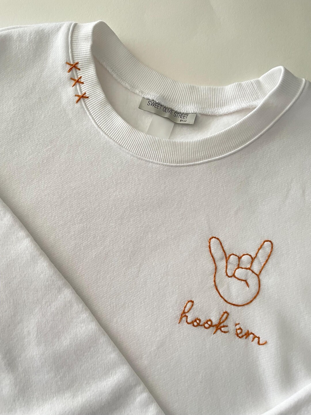 Hook 'em + Hand Sign T-shirt - Hand Embroidered - Etsy