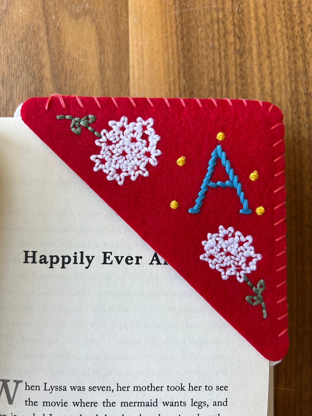 Personalized Gift for Mom - Hand Embroidered Corner Bookmark - 26 ...