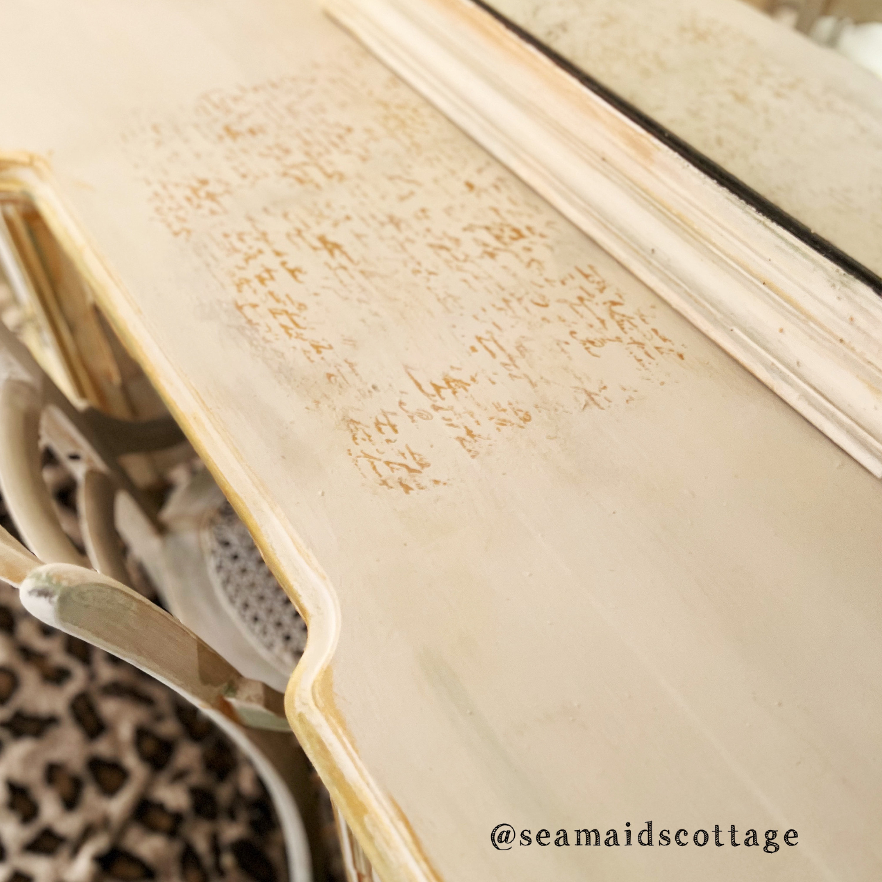 Luxe French Chateau Gold Accented Antique Vanity/dressing Table/makeup ...