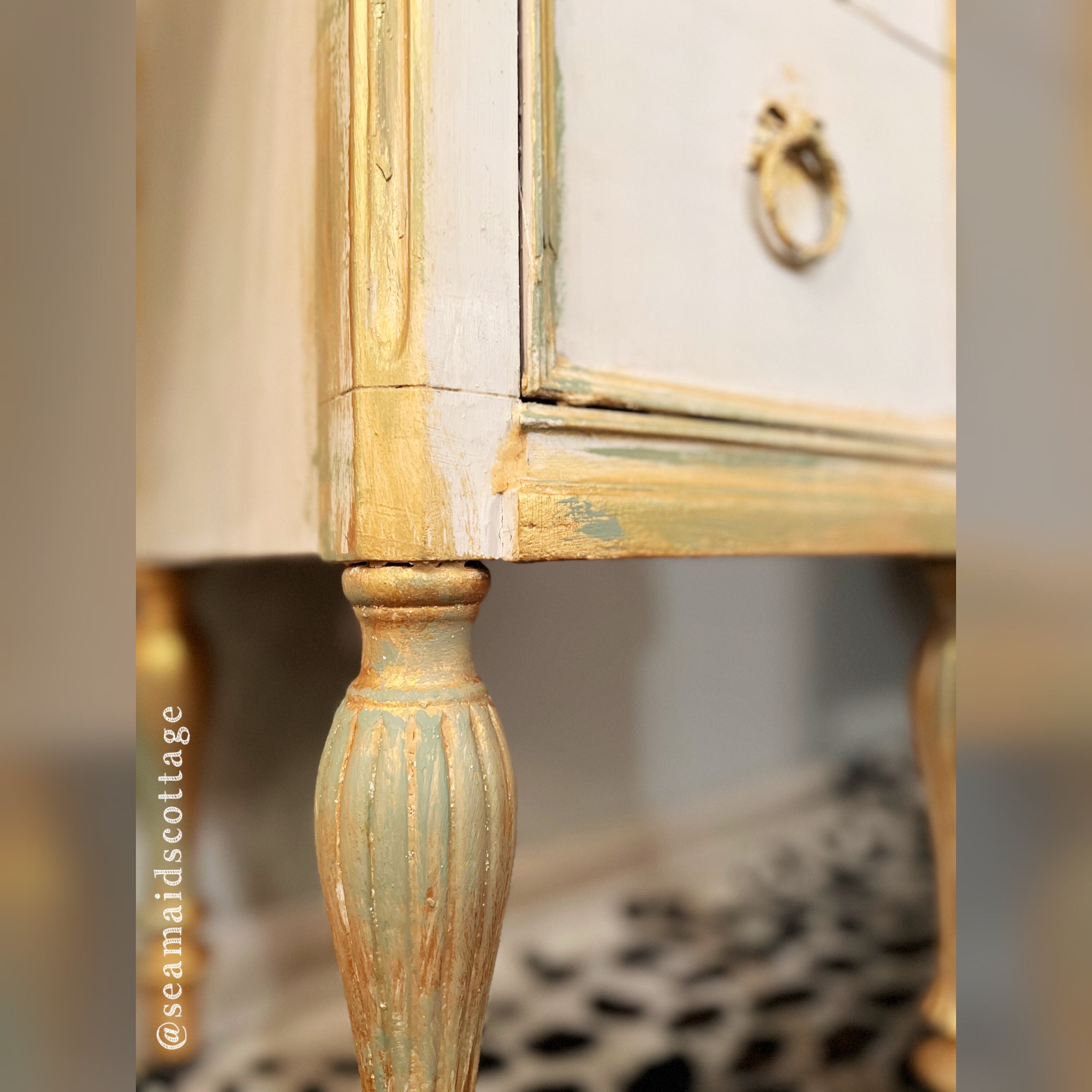 Luxe French Chateau Gold Accented Antique Vanity/dressing Table/makeup ...
