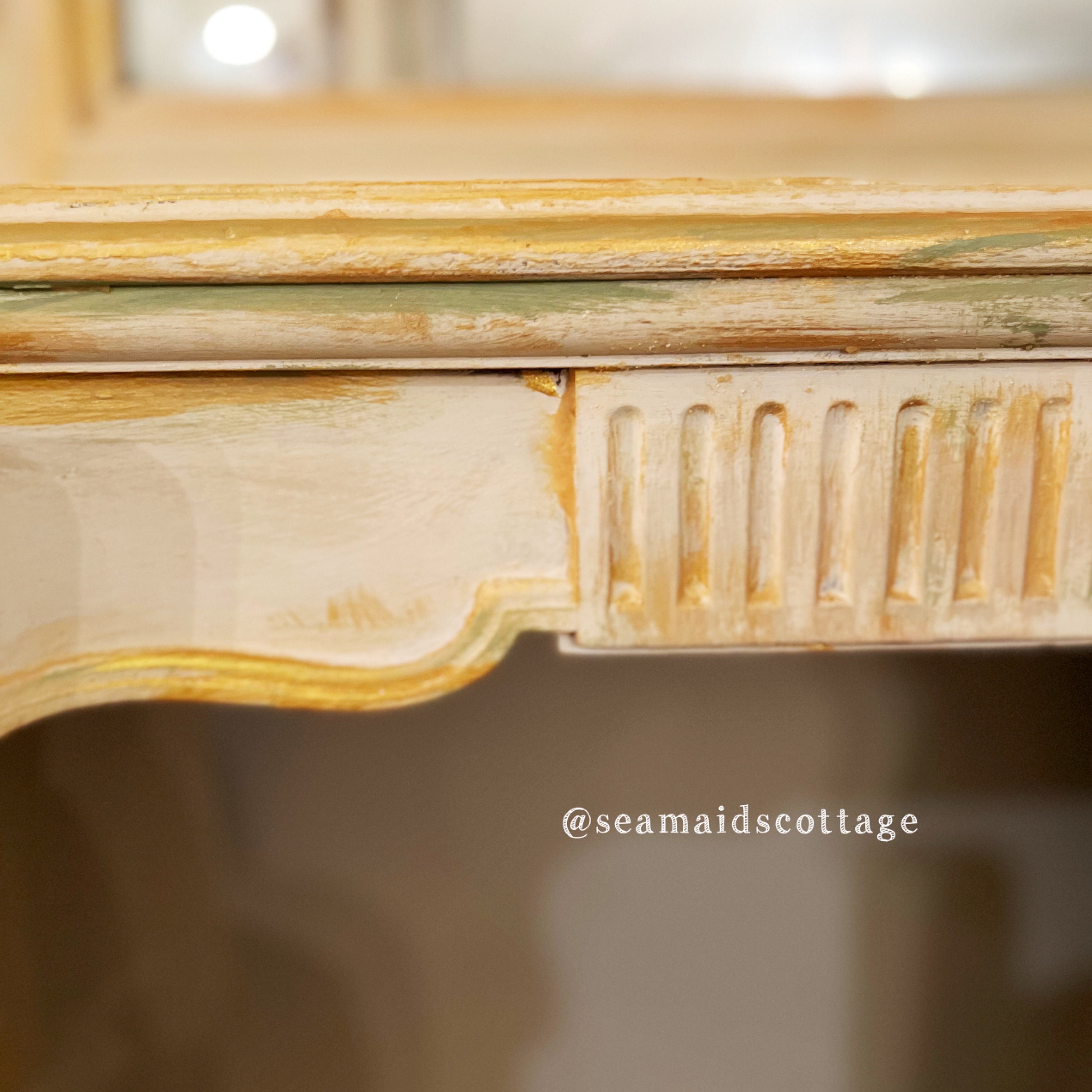 Luxe French Chateau Gold Accented Antique Vanity/dressing Table/makeup ...