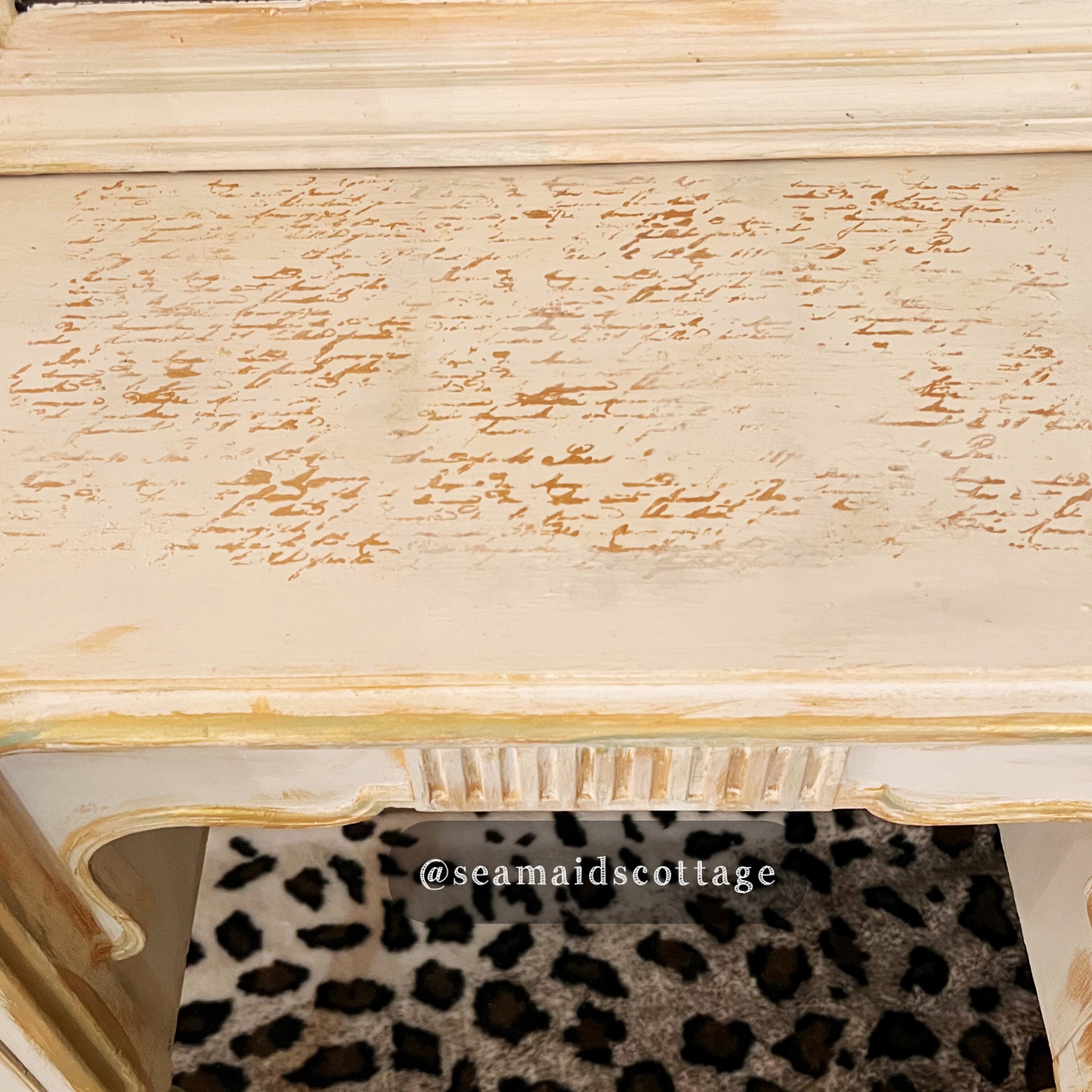 Luxe French Chateau Gold Accented Antique Vanity/dressing Table/makeup ...