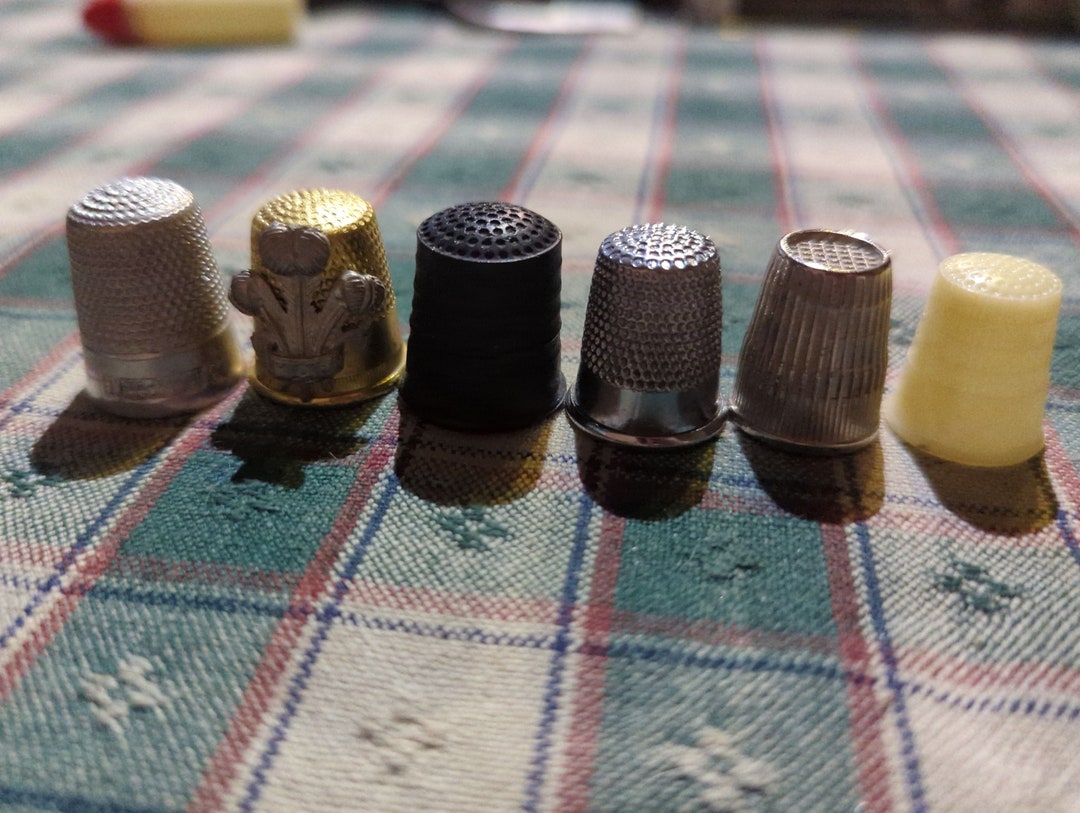 5 Vintage Assorted Thimbles - Etsy