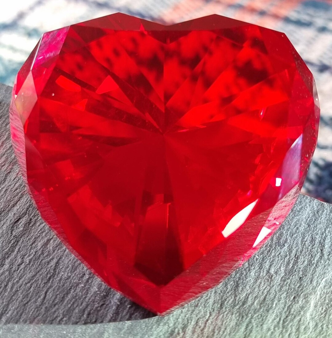 Vintage Red Heart Diamond Jewel Paper Weight Light Optical Reflective ...