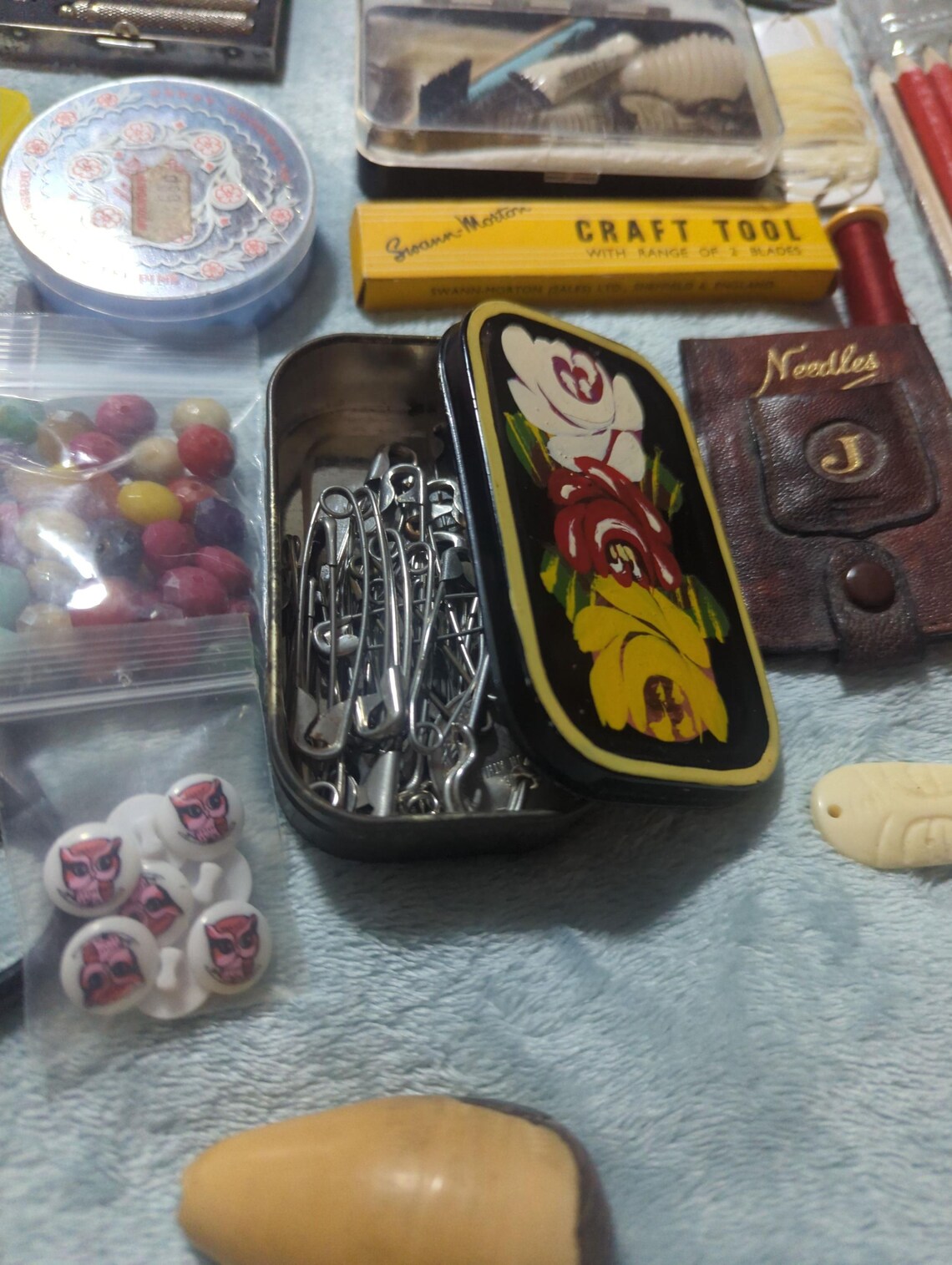A Selection of Vintage Items, Haberdashery, Crafts and Sowing Items - Etsy