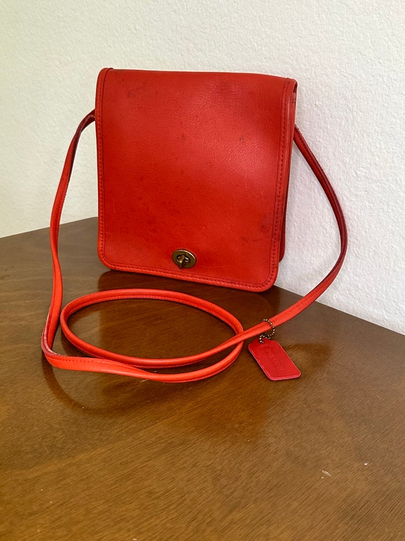 Red coach shoulder - Gem