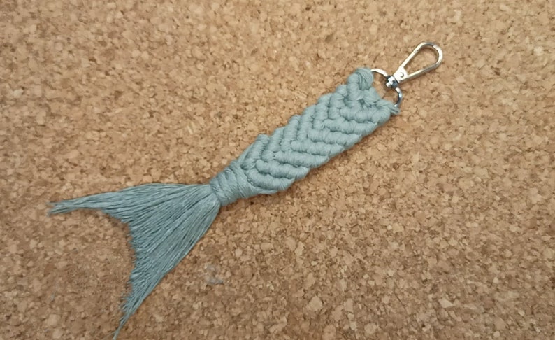Macrame Keychain Pattern - PDF Instructions and Video Tutorial - How to ...