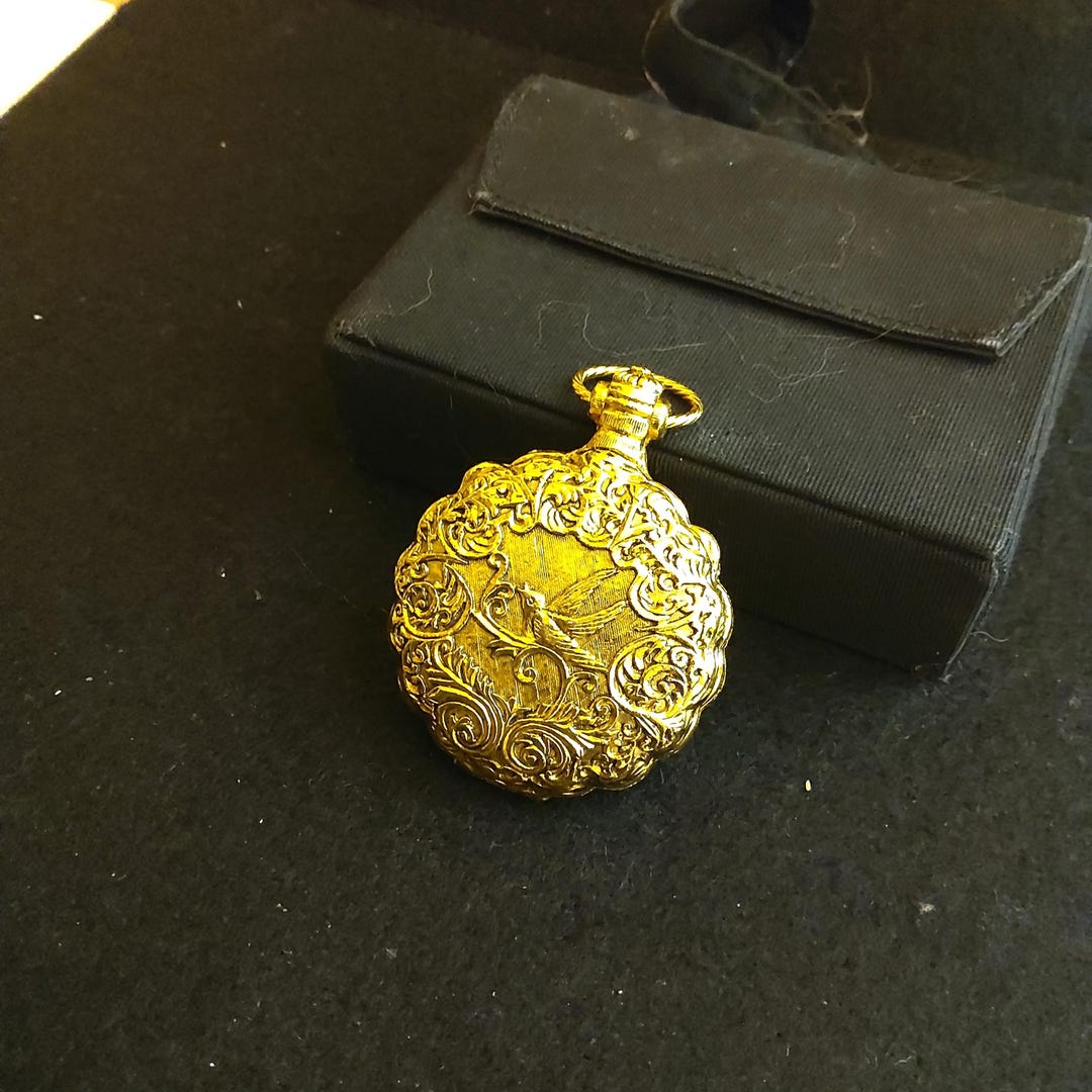 1960s Max Factor "gold Lark" Compact, Pocket Watch Shaped - Etsy