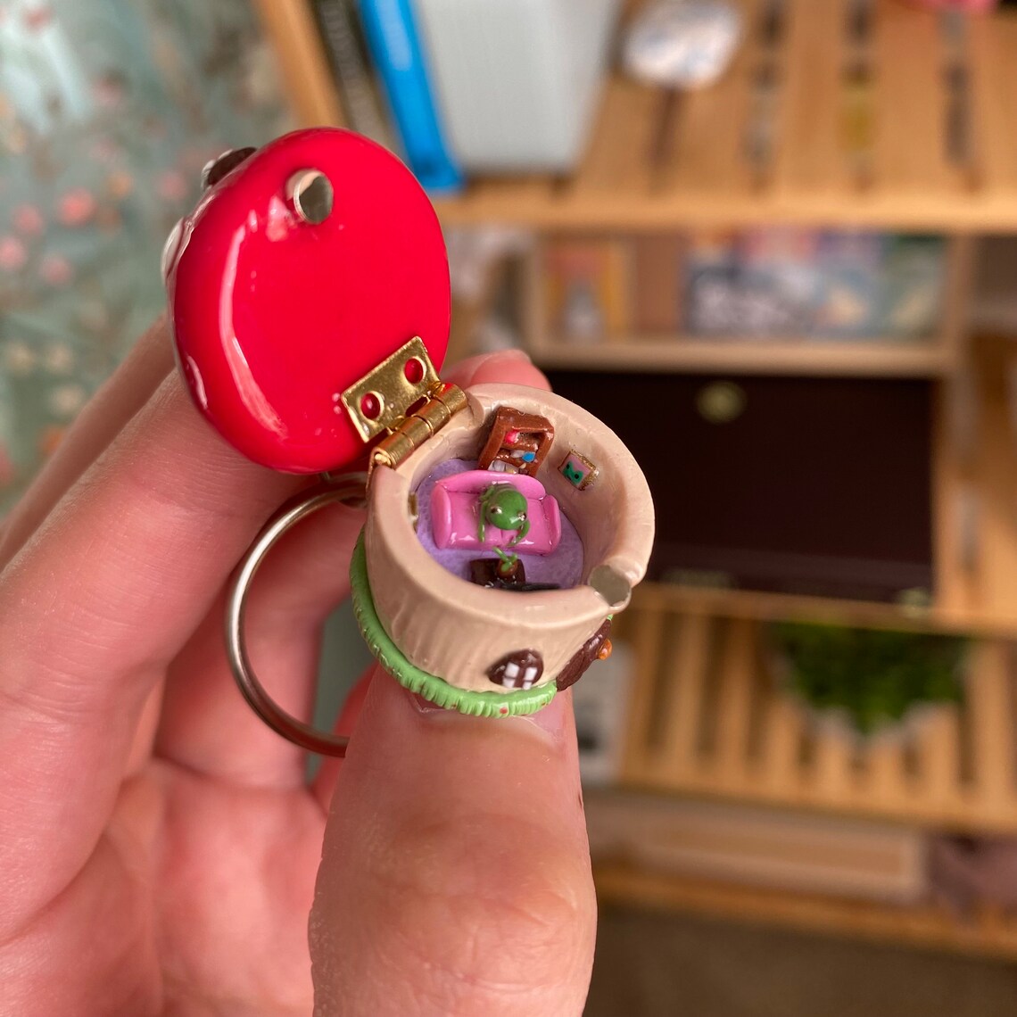 Cute Frog Mushroom House Keychain Opens Up Gift for Frog Lovers. Super ...
