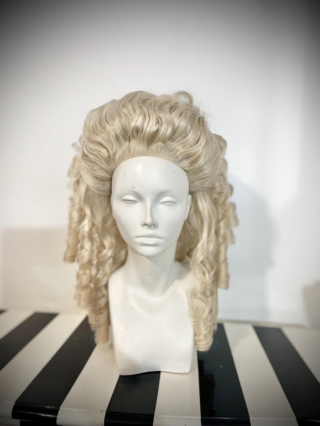 Georgian Champagne , Historical Period Baroque Lacefront Wig , Costume ...