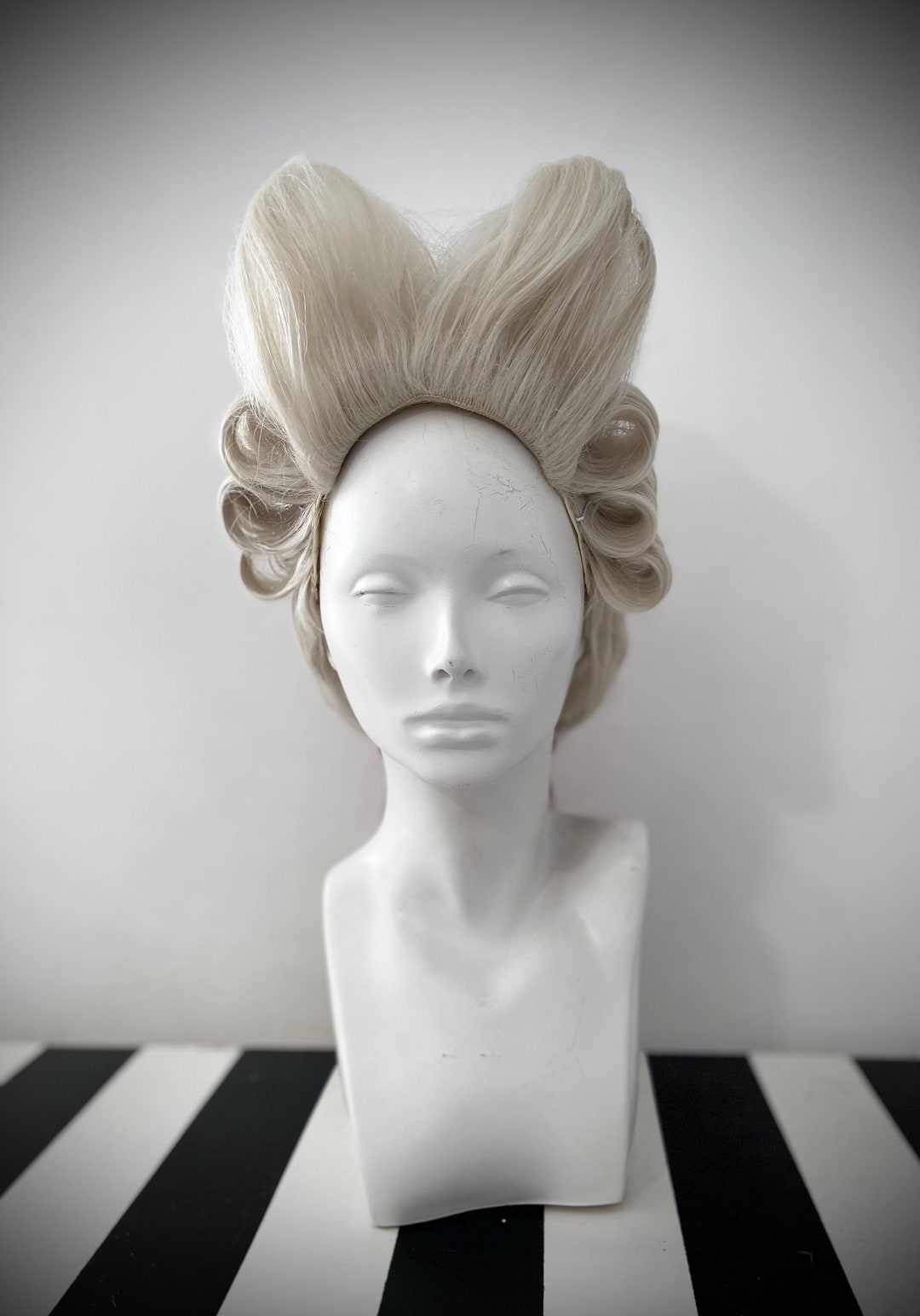 Period Devil Wig Marie Antoniette , Versailles Hair Louis XV , Costume ...