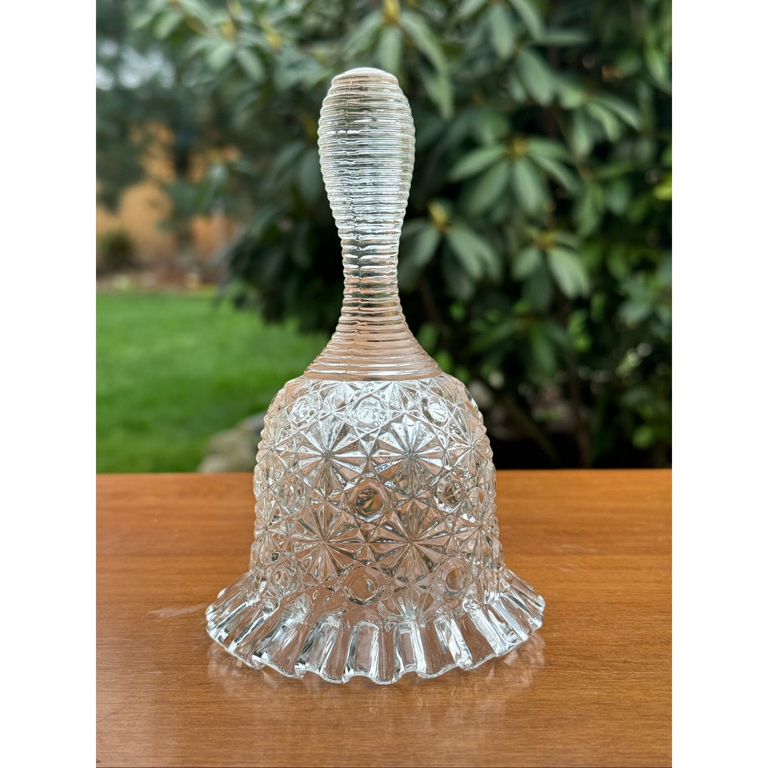 Vintage Clear Fenton Art Glass Ribbed Handle Daisy and Button Clear ...