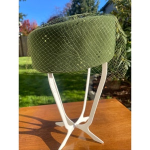 Vintage 1950s Pillbox Style Wool Hat With Tule Netting Womens Fashion ...