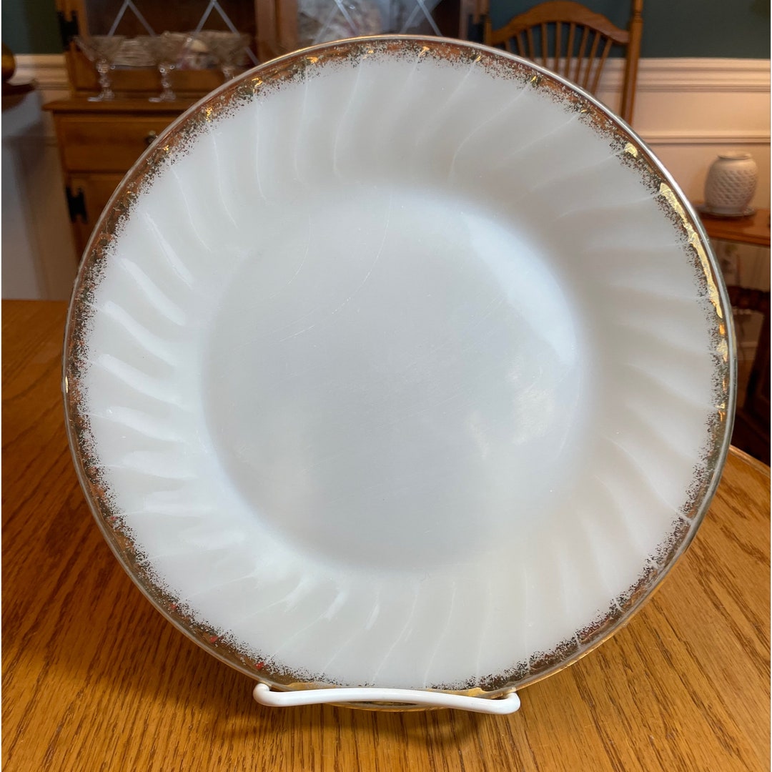 Vintage 1950s Fire-king Golden Anniversary 22K Gold Swirl Oven Ware ...