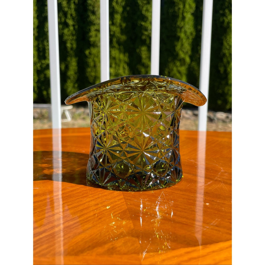 Vintage Fenton Art Glass Green Glass Top Hat Daisy and Buttons Pattern ...