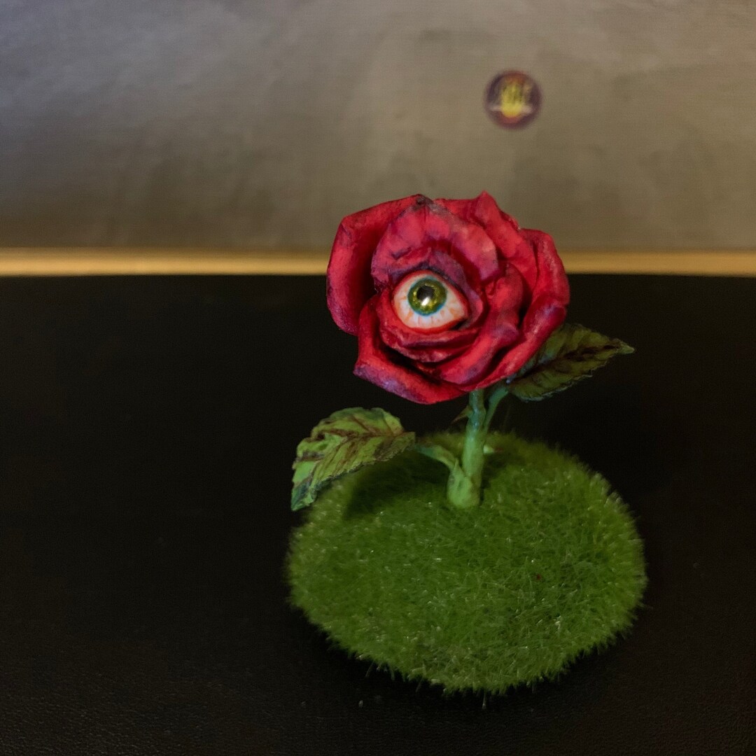 Mini Rose Eye - Valentine - Spooky Flower - Miniature Rose - Dollhouse ...
