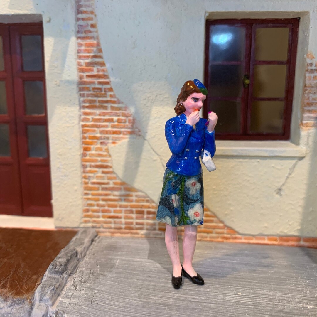 Hand Painted Model Lady Scale 1:35 Miniature Dollhouse Decor Diorama ...