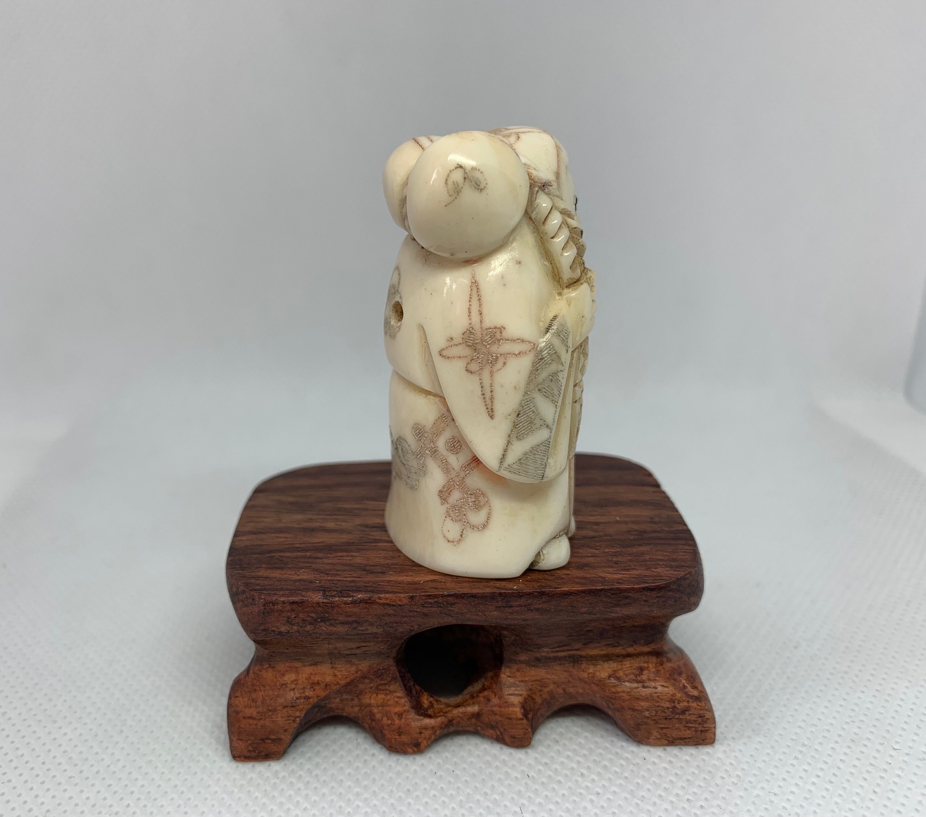 Netsuke Super Asian Faux Bone Signed With Boxwood Stand Japanese Style ...